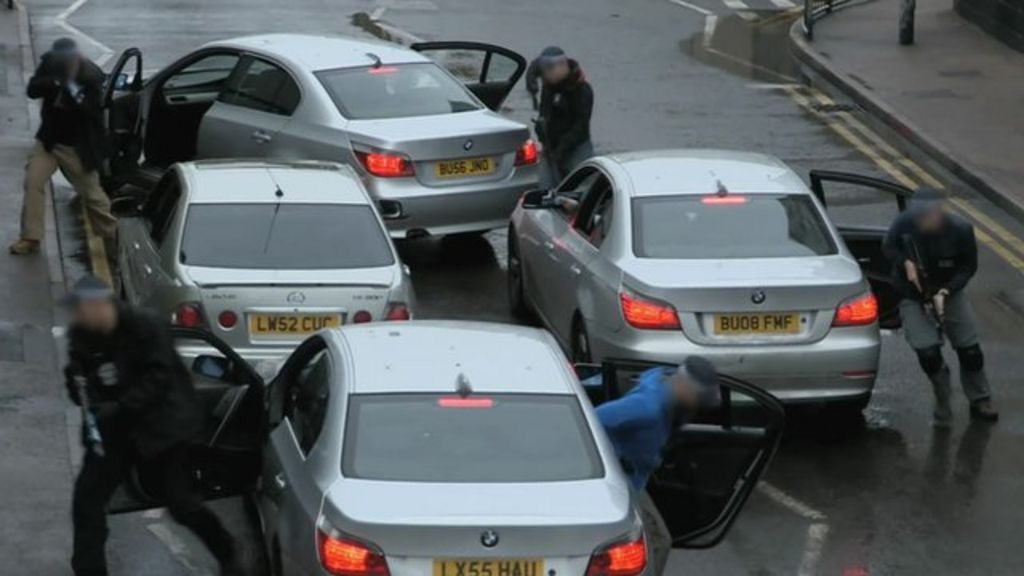 Inside the Metropolitan Police’s elite firearms unit - BBC News