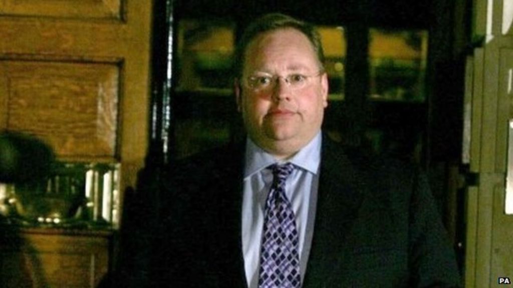 Rennard to take legal action over Lib Dem suspension - BBC News