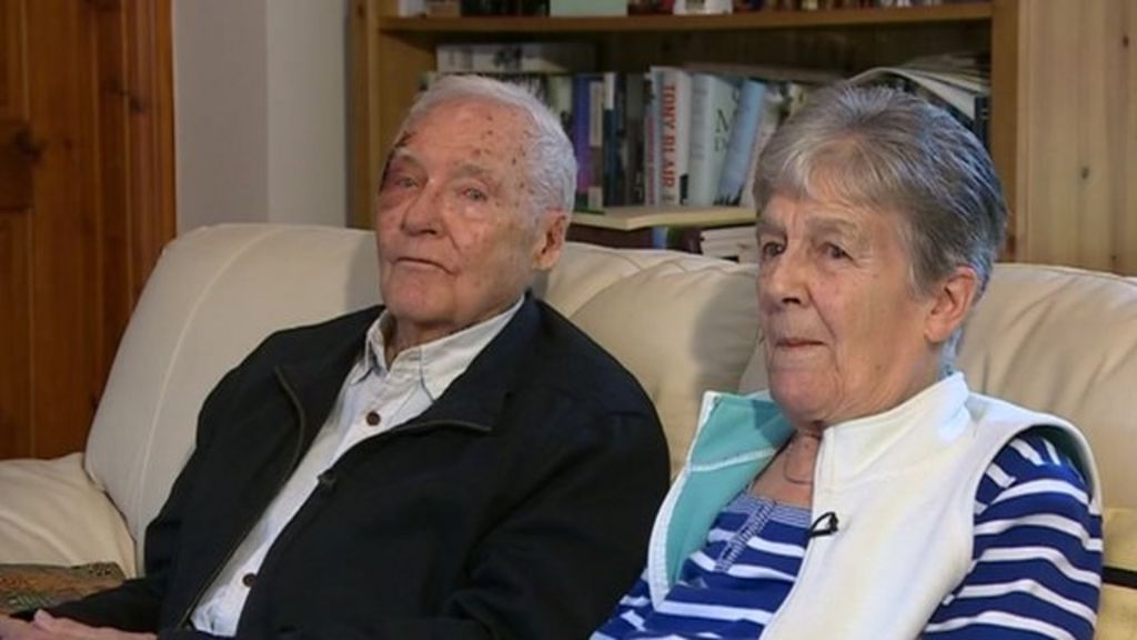 Peter Hain's story of parents South African apartheid fight - BBC News
