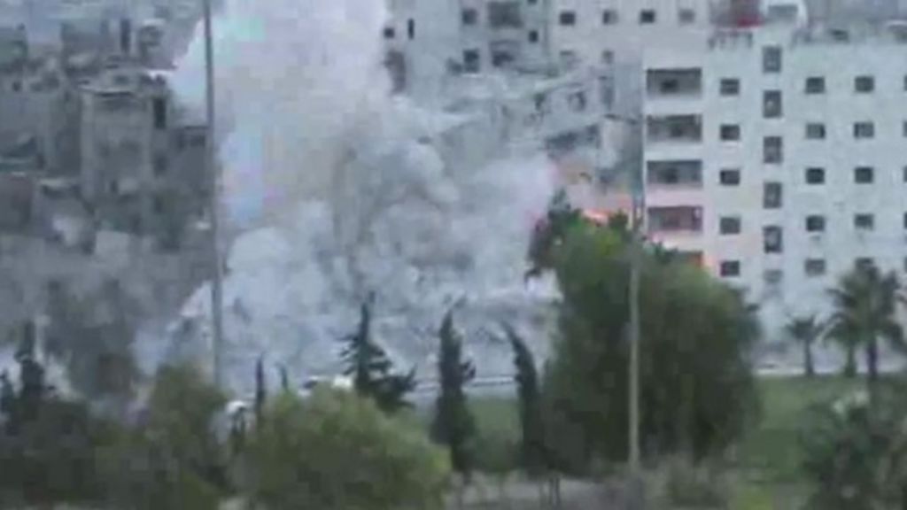 YouTube footage 'shows demolition of Syrian buildings' - BBC News