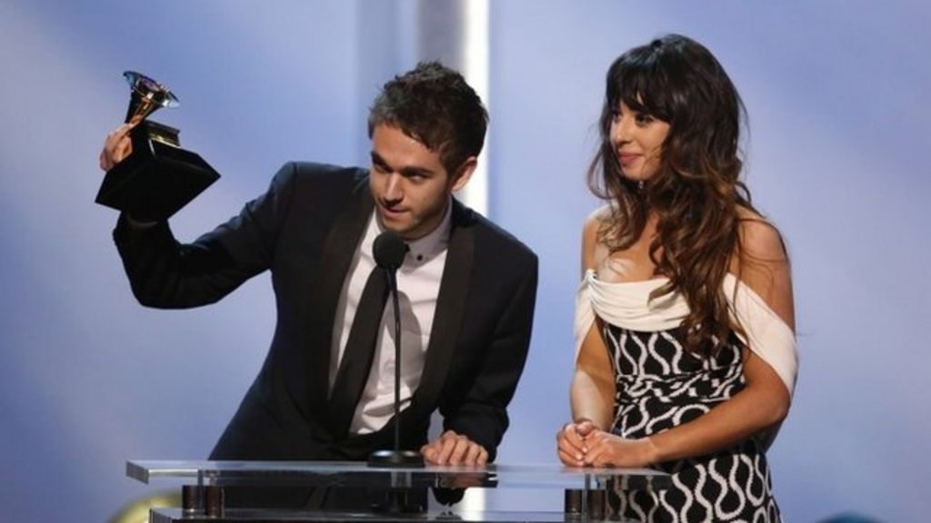 Clarity singer Foxes tells of her Grammy show shock - BBC News