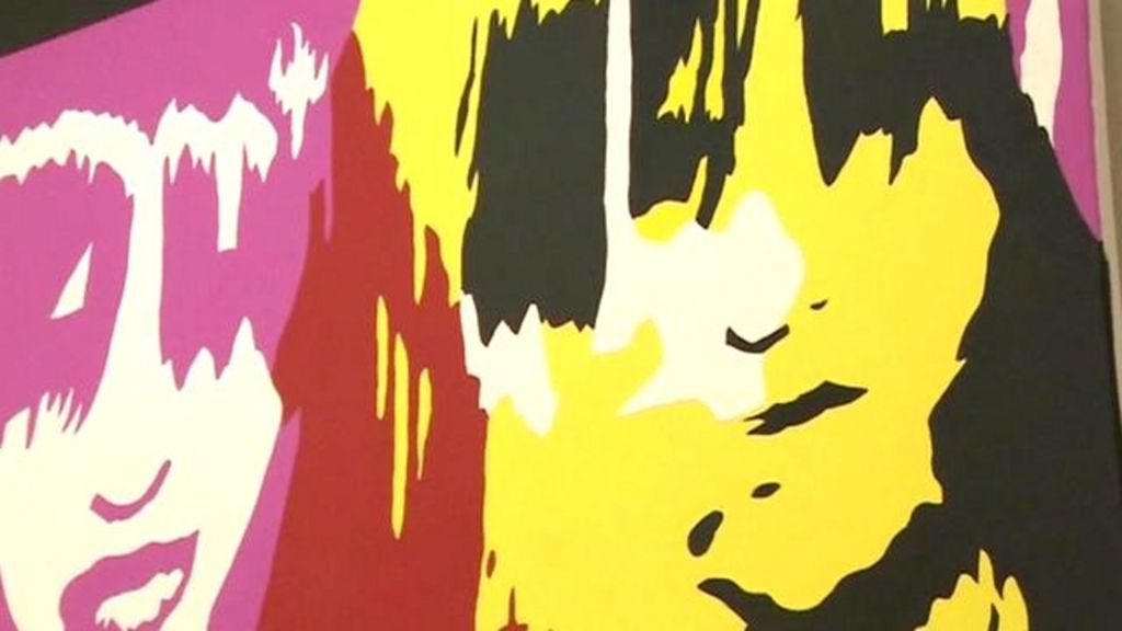 Singer Mared Lenny takes up painting after tumour - BBC News