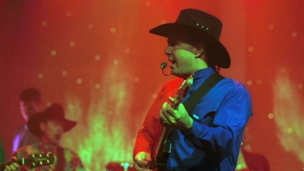 Garth Brooks: 'Ireland my favourite place to sing' - BBC News