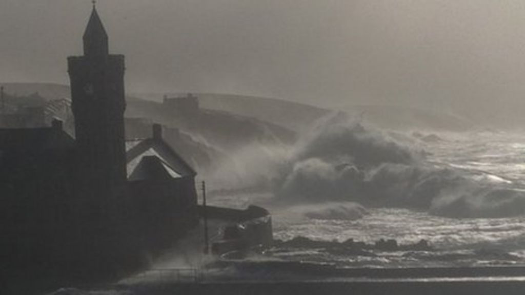 Devon and Cornwall storm causes 'devastation' - BBC News