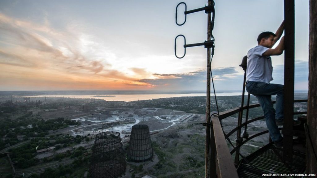 The urban explorers of the ex-USSR - BBC News