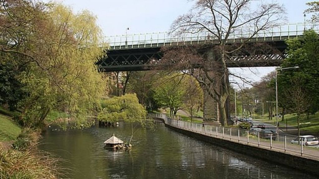 Scarborough Valley Bridge work to last until April - BBC News
