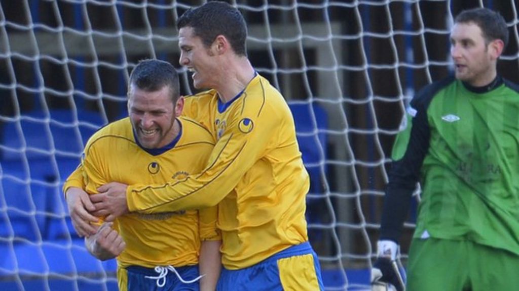 Terry Fitzpatrick goal sees Dungannon Swifts beat Warrenpoint Town ...
