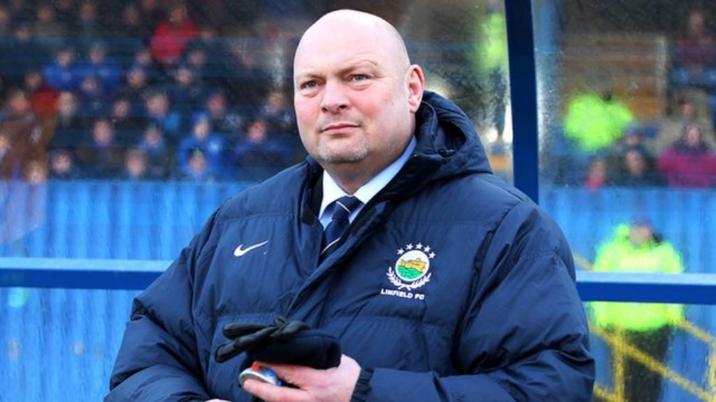 David Jeffrey says focus is bringing title to Linfield - BBC Sport