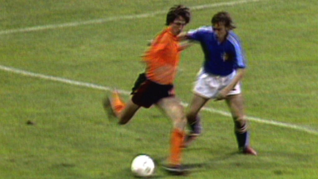 World Cup moments: Cruyff's turn - BBC Sport