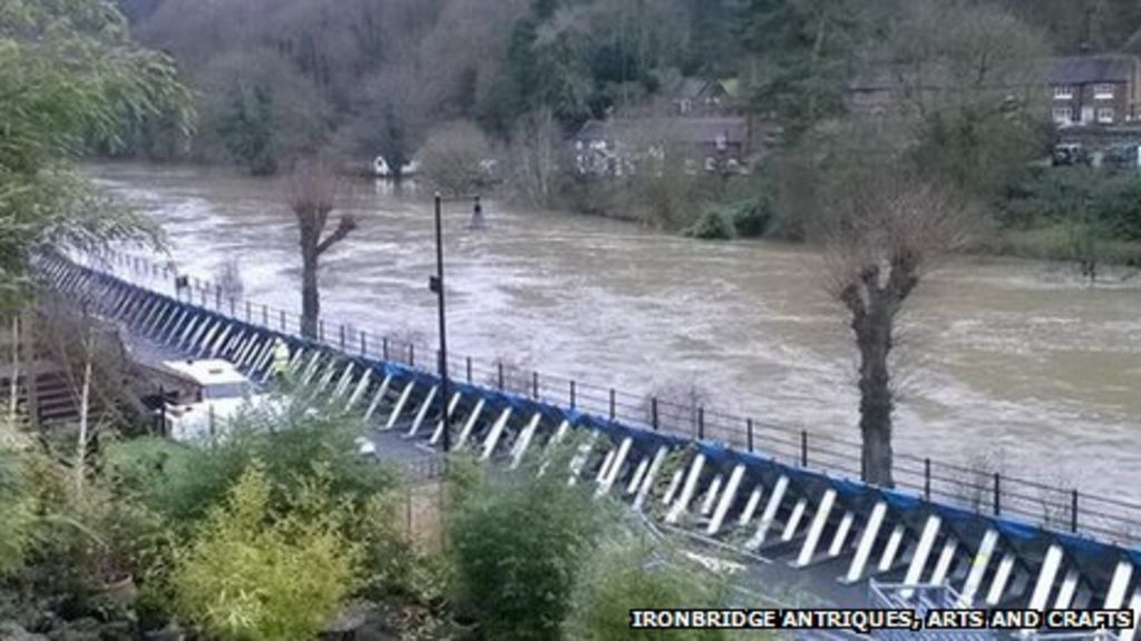 Ironbridge flood barriers to be partially dismantled - BBC News