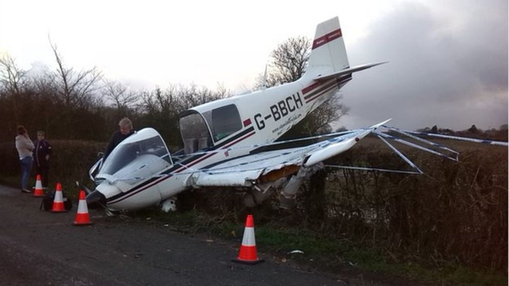 Gloucestershire light aircraft crash leaves pilot unhurt - BBC News