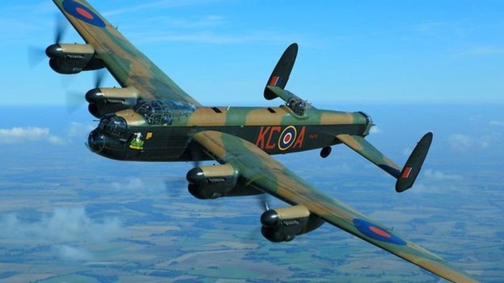 Lancaster bombers to fly together on UK summer tour - BBC News