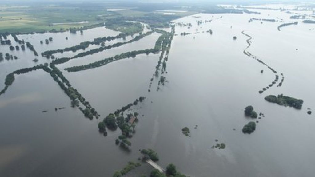 Europe-wide flood losses to 'increase four fold' by 2050 - BBC News