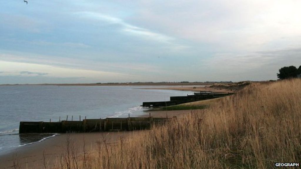 Revellers warned off Humberston Fitties beach - BBC News