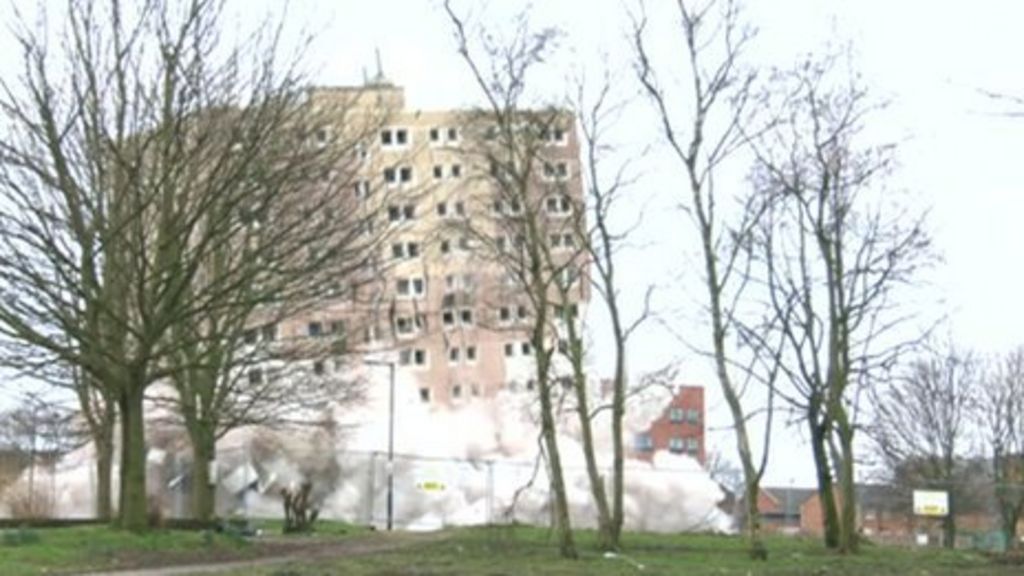 Old Trafford tower block demolished - BBC News