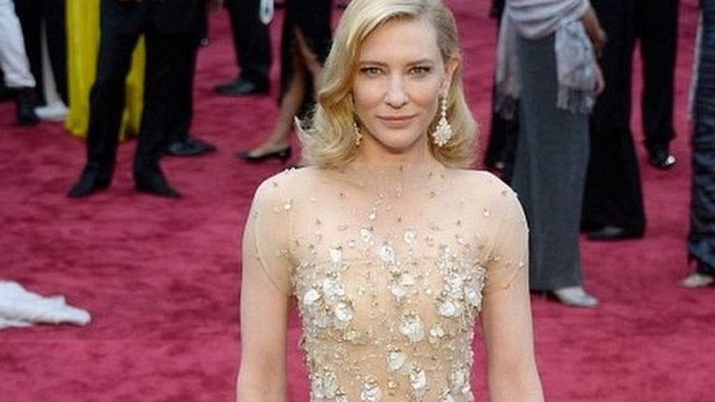 Highlights from the Oscars red carpet - BBC News