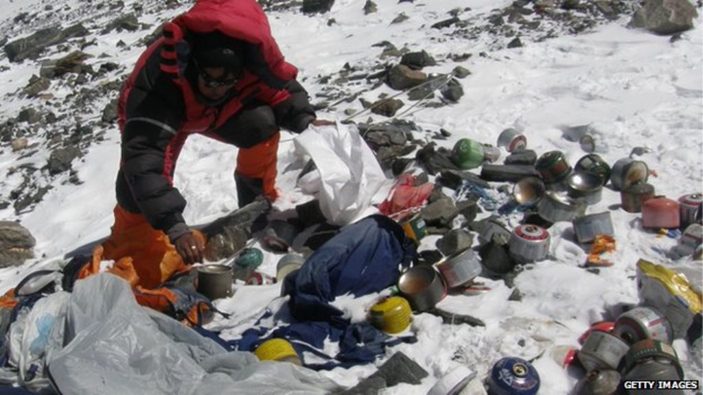 Nepal says Everest climbers 'must collect 8kg litter' - BBC News