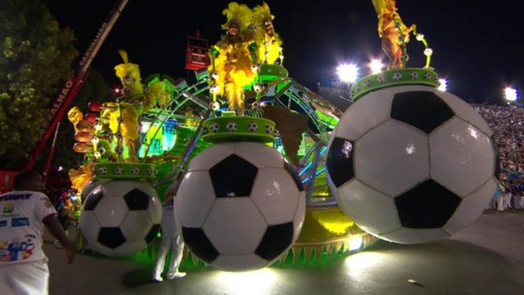Rio Carnival pays tribute to football as samba meets soccer - BBC News