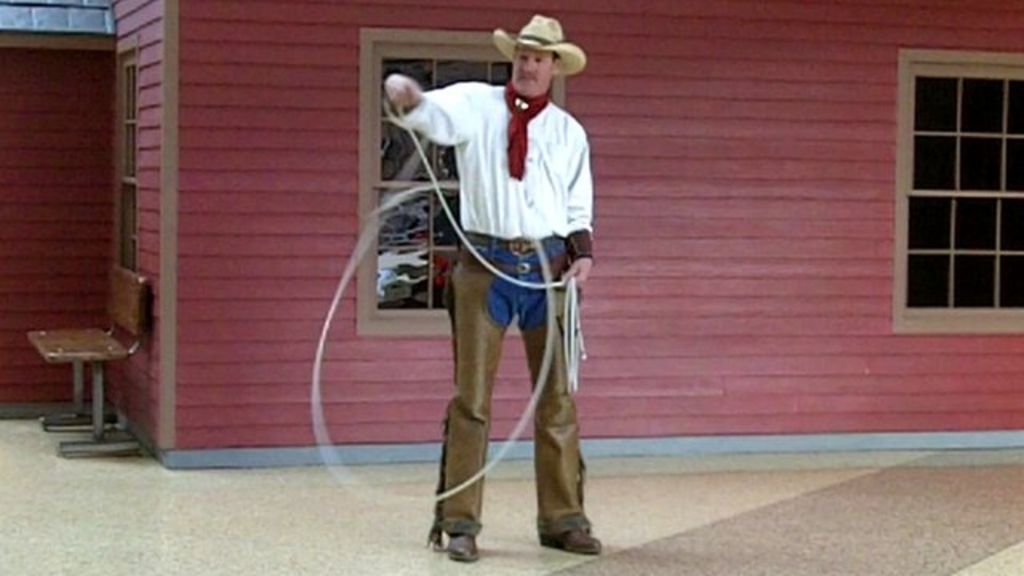 Trick roping - the physics of cowboys - BBC News