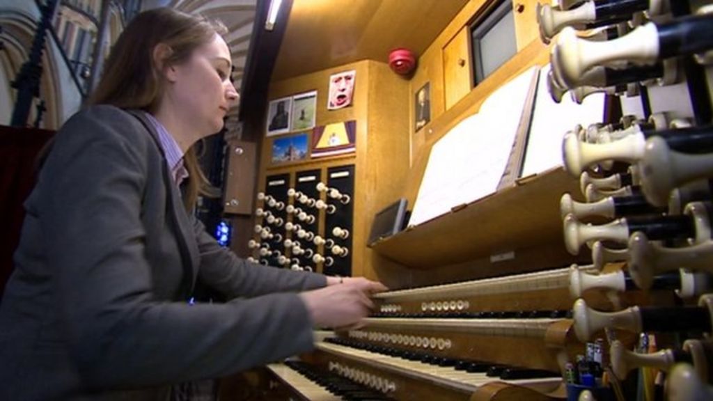 Lincoln Cathedral organist job vacancy - BBC News