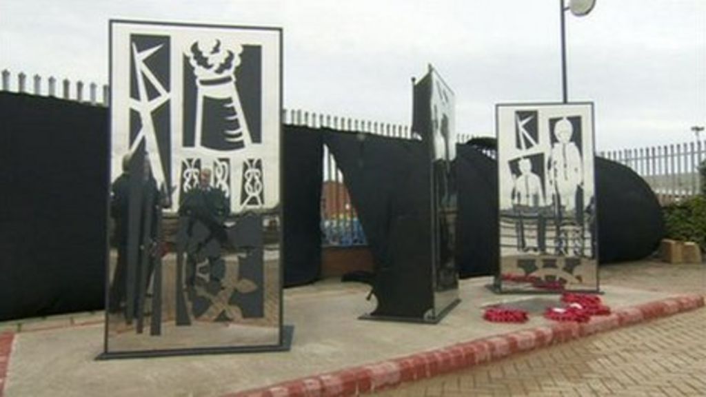 Memorial for 400 killed in HMS Birkenhead ship disaster - BBC News