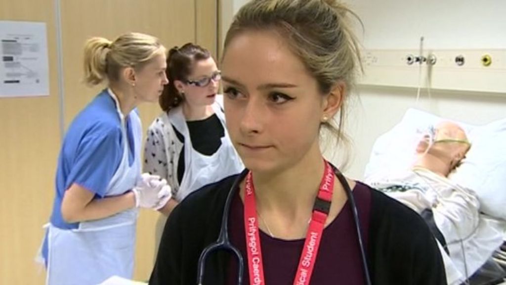 Cardiff University course revamp to retain young doctors - BBC News