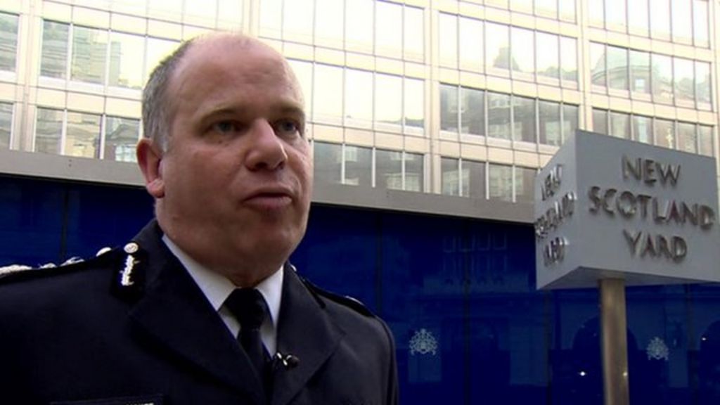 Stephen Lawrence: Met Police 'shocked' by Ellison review - BBC News