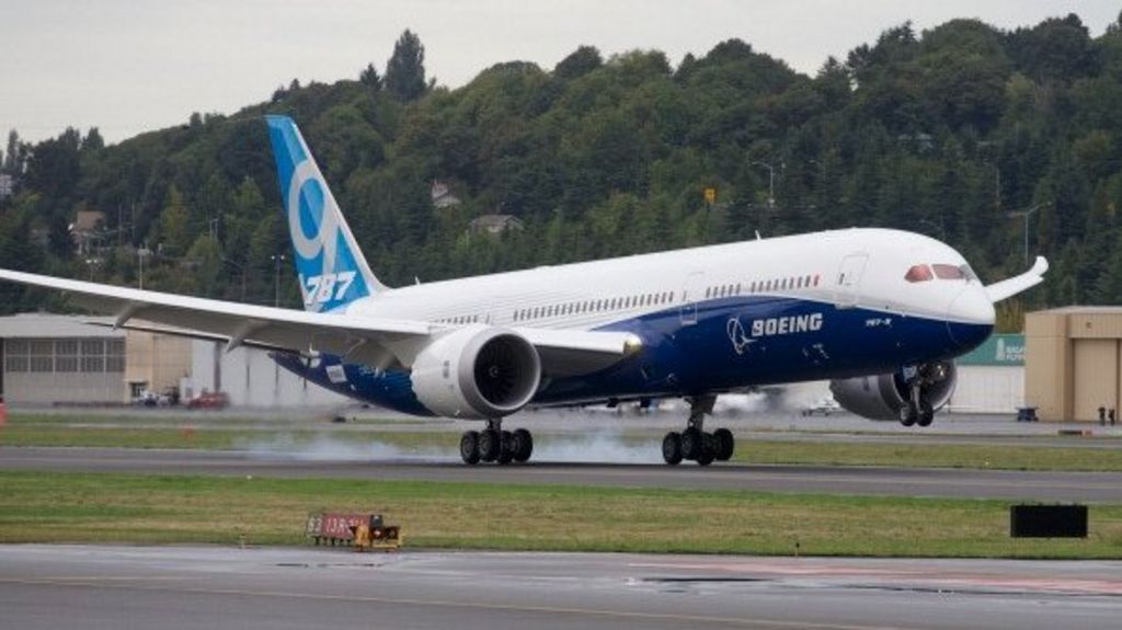 Boeing 787 Dreamliner design is safe says US air authority - BBC News