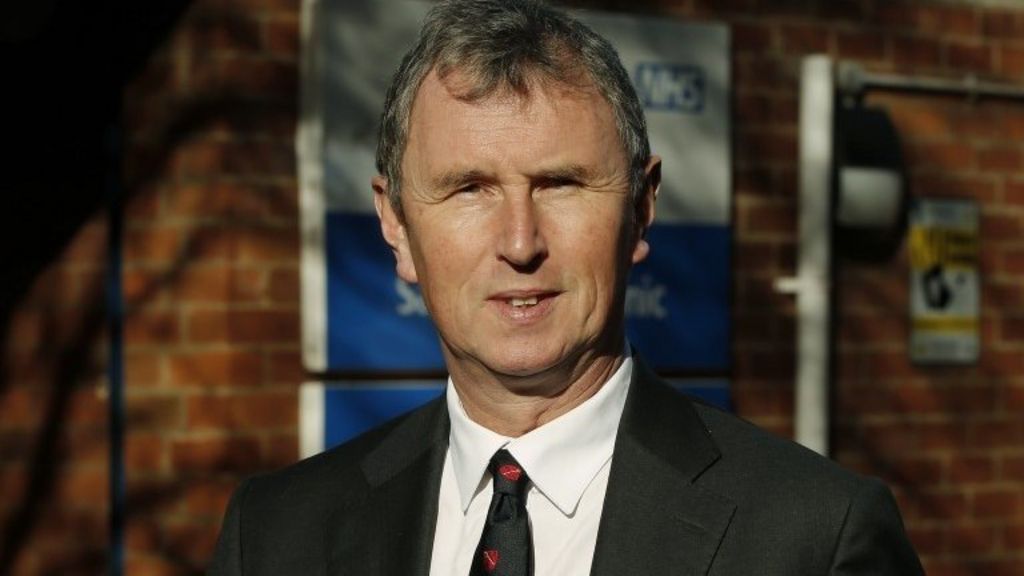 Nigel Evans trial: MP 'abused young men in Parliament' - BBC News