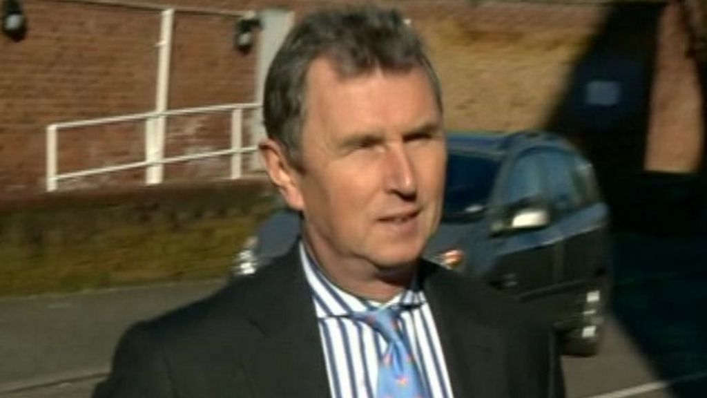 Nigel Evans trial: MP 'put hand down victim's trousers' - BBC News