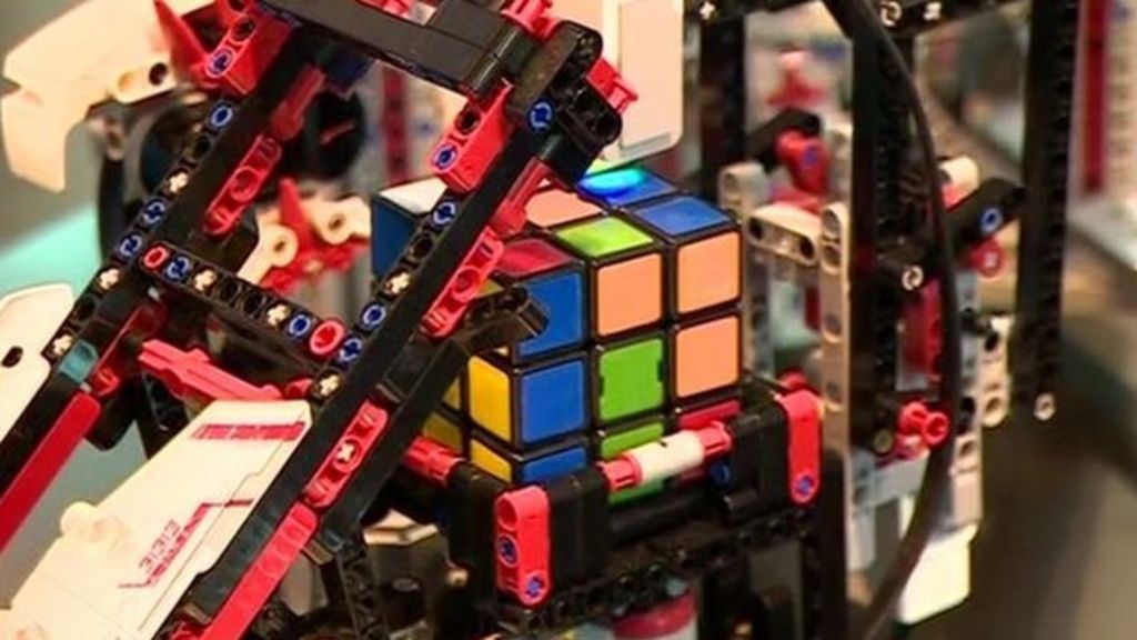 Watch how fast this robot solves a Rubik's cube - BBC Newsround
