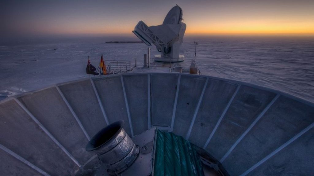Cosmic inflation: 'Spectacular' discovery hailed - BBC News