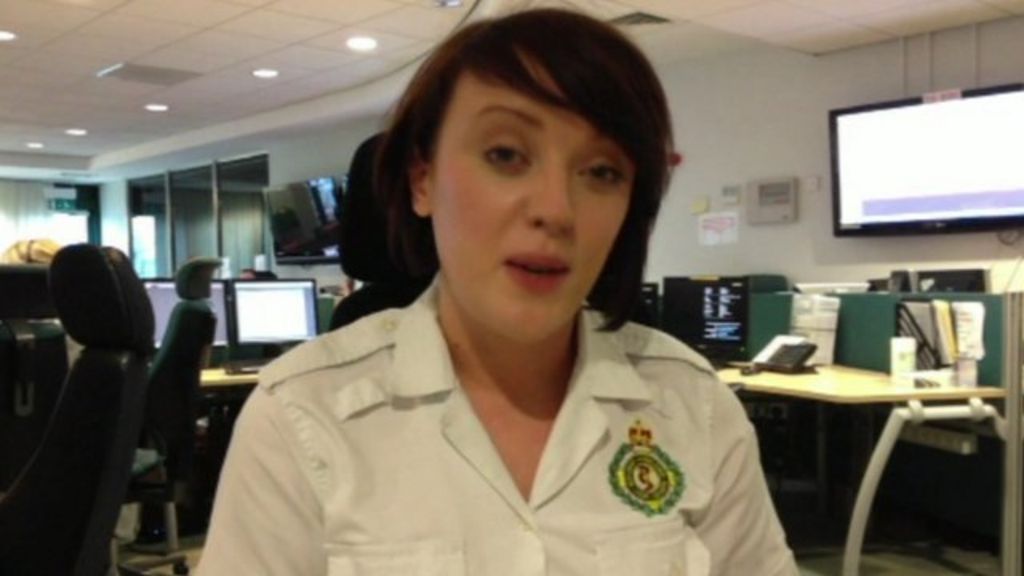 NHS call handlers Tweet their day - BBC News