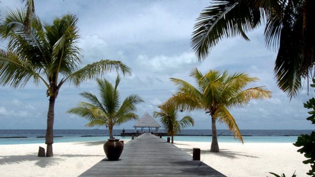 Saudi Arabia's growing role in the Maldives - BBC News