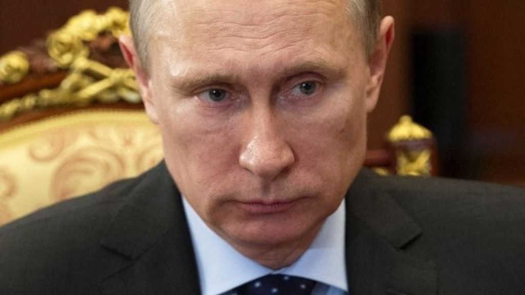 Ukraine crisis: US sanctions target Putin's inner circle - BBC News