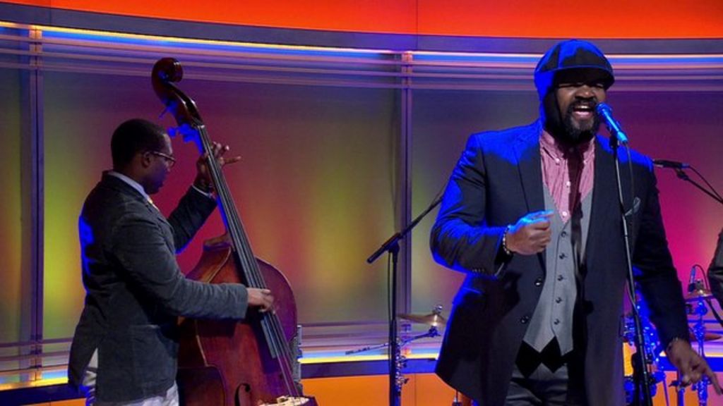 Porter sings with Liquid Spirit - BBC News