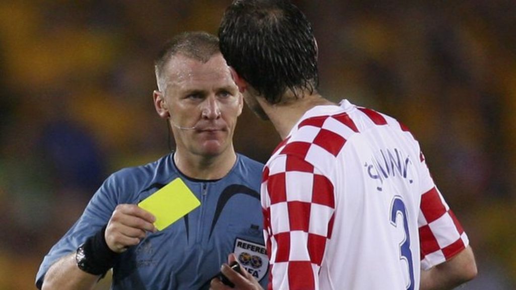 Kieran Gibbs' red card: Four other famous refereeing clangers - BBC Sport