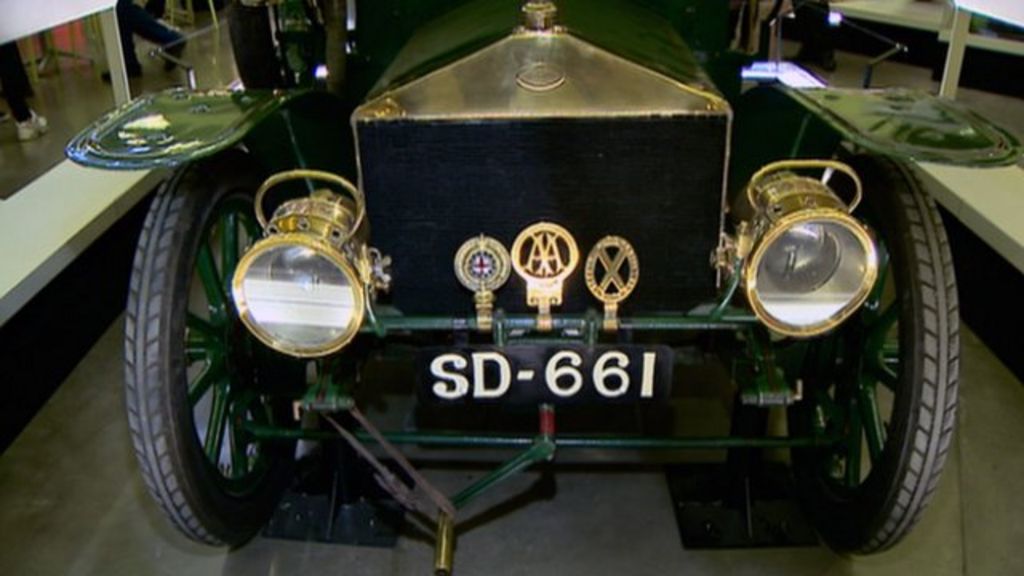 World's second oldest Rolls Royce goes on show - BBC News