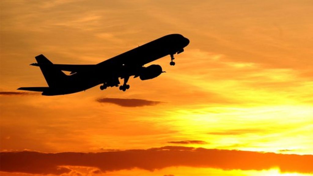 EU backs compromise on plane CO2 emissions - BBC News