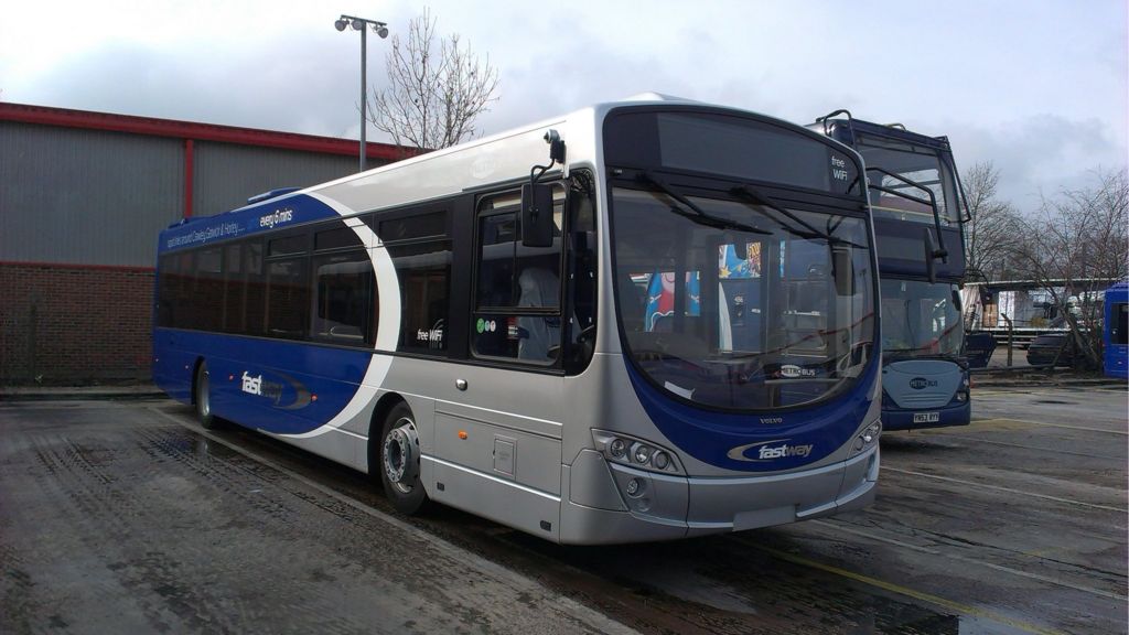 'Talking buses' introduced in Crawley - BBC News