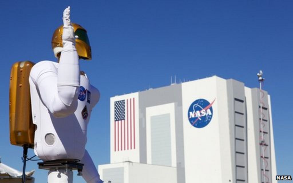Nasa's Robonaut 2 scrubs up for space surgery - BBC News