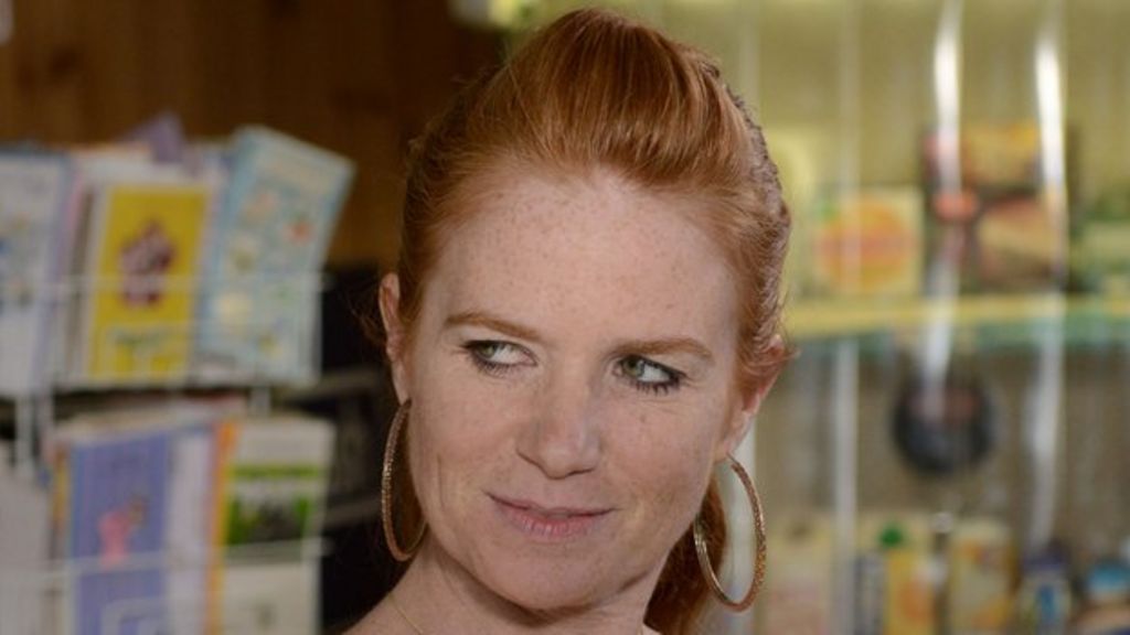 Patsy Palmer to leave EastEnders - BBC News