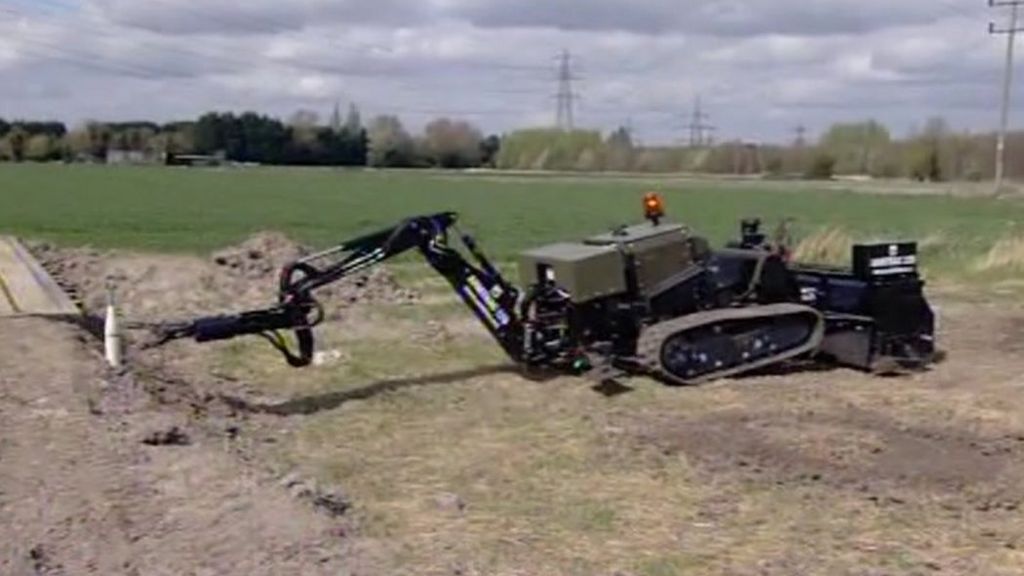 Cambridgeshire robot firm winning minesweeping exports - BBC News