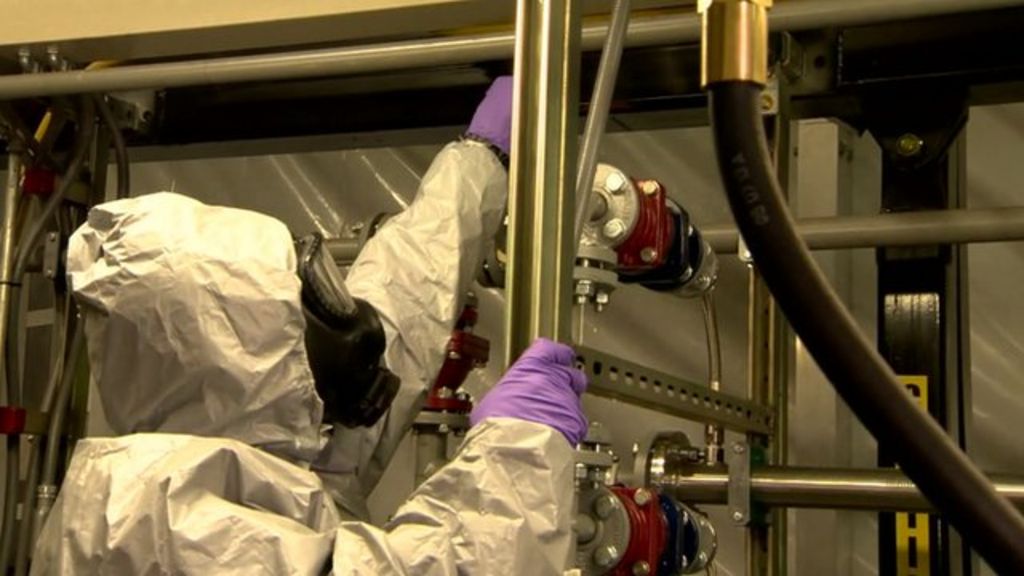 Syria chemical weapons: Below deck of Cape Ray - BBC News