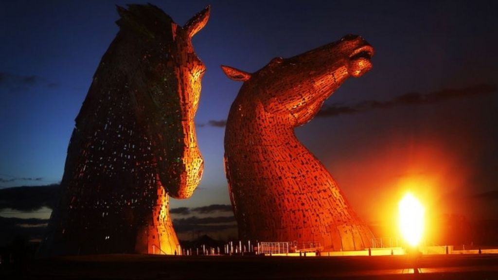 Kelpies sculptures open to public in Falkirk - BBC News