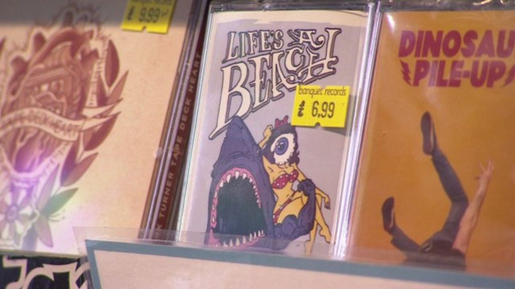 Physical music formats experiencing revival - BBC News