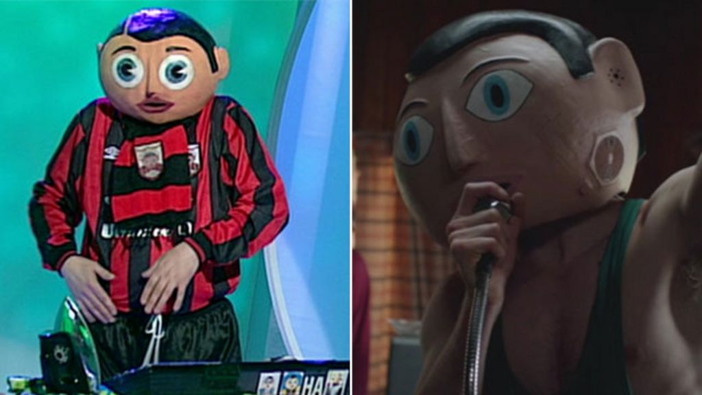 Frank Sidebottom and the man behind the mask - BBC News