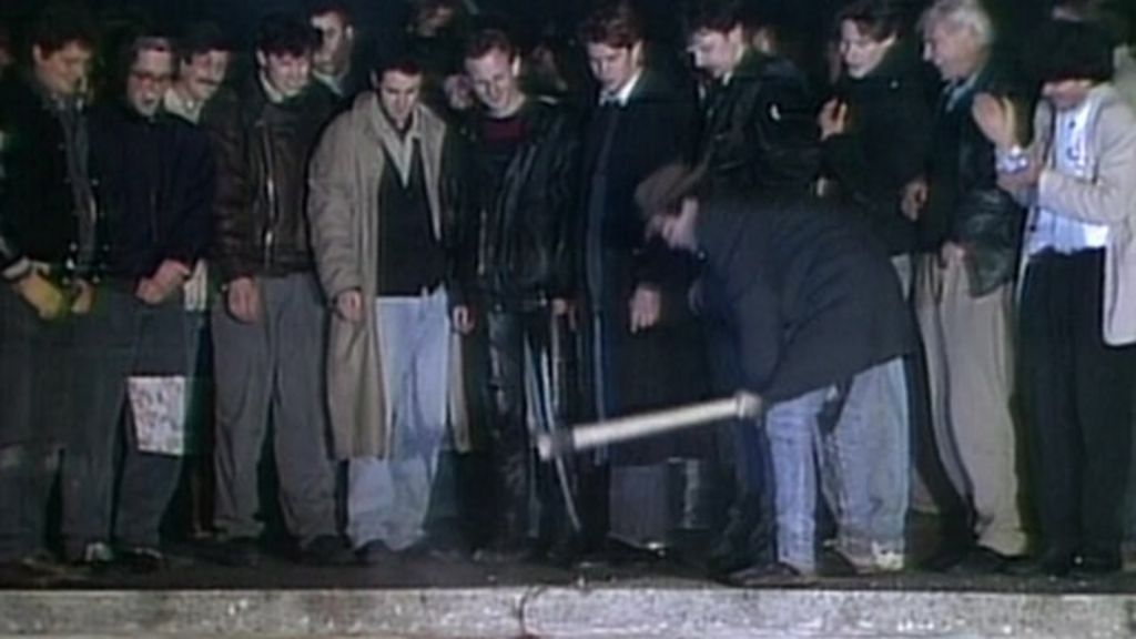 Germany 25 years after the fall of the Berlin Wall - BBC News