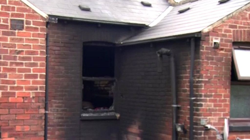 Sheffield fire deaths: Three generations of a family killed - BBC News