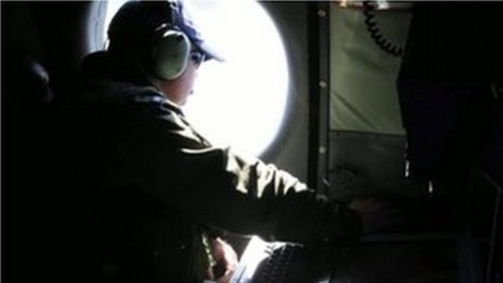 New phase in the search for missing MH370 plane - BBC News